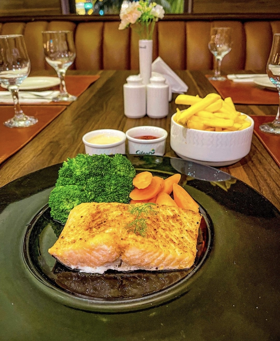 Our Experience at Cilantro Lagos - ReviewIt
