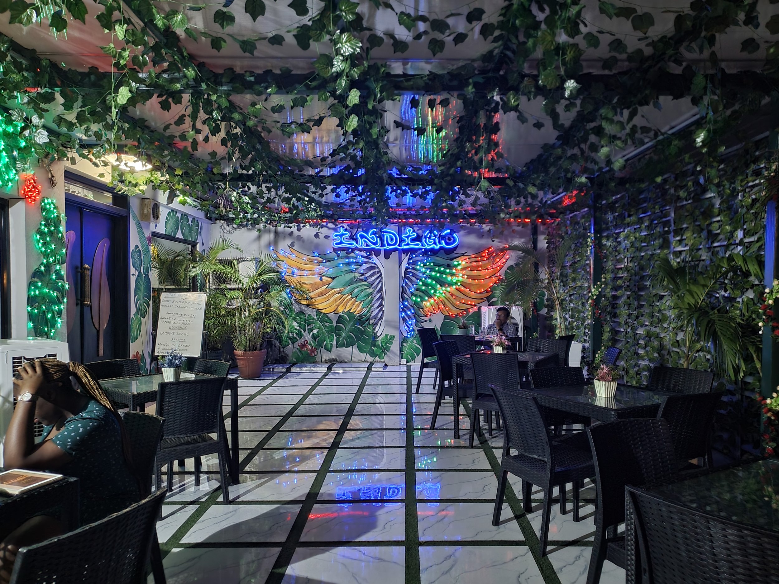 Indigo Bar, Restaurant, and Suites – ReviewIt